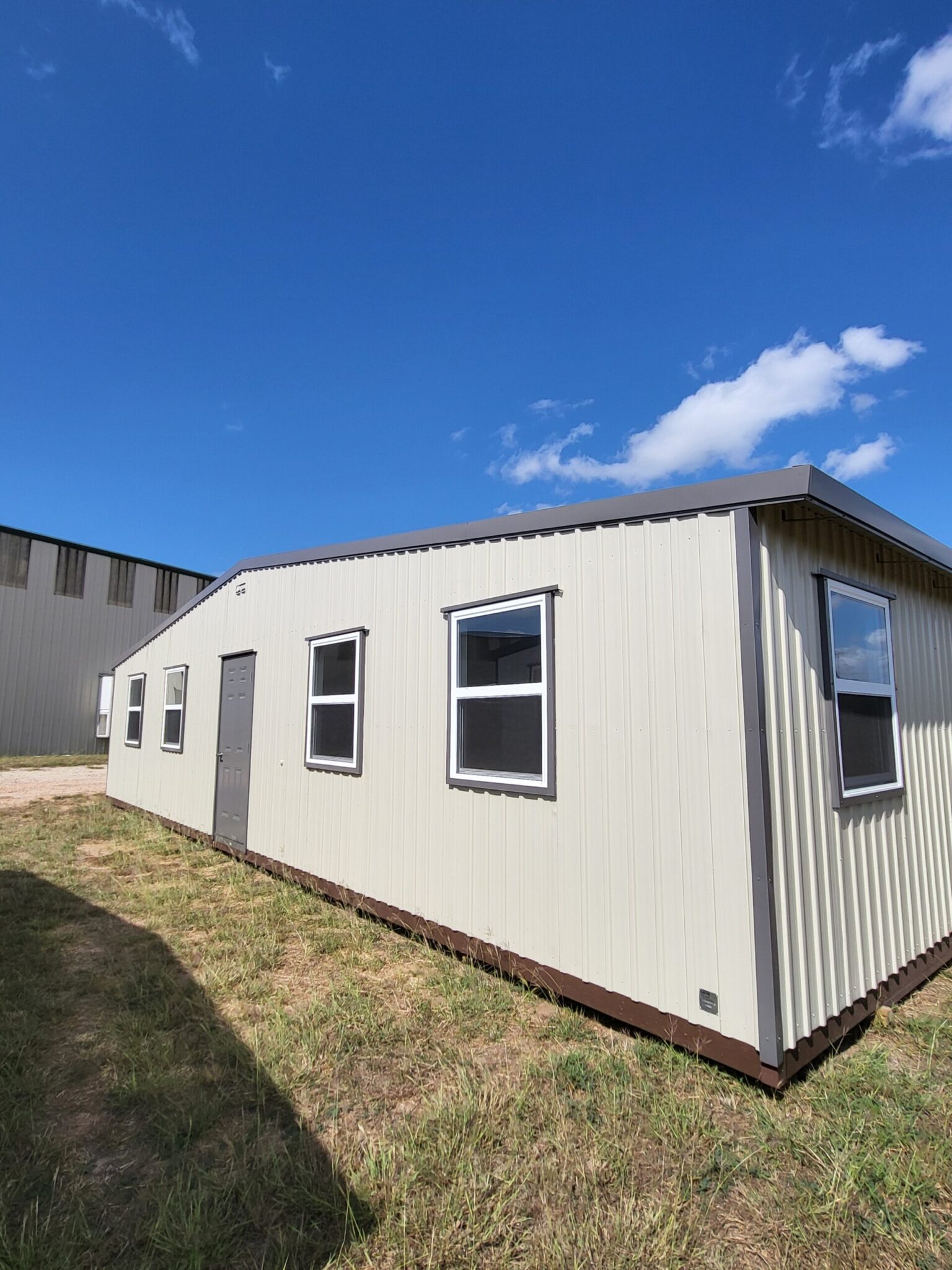 0560 sqft 14 x 40 Lined Deluxe Building - H205330 - Morgan Buildings